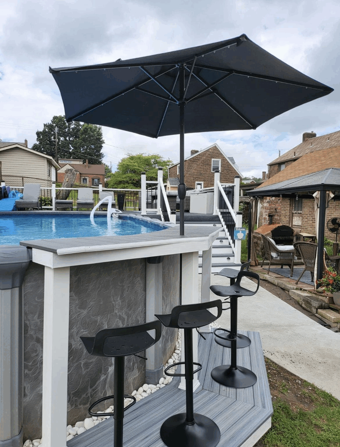 Creative Pool Deck And Bar Ideas For Your Above Ground Pool